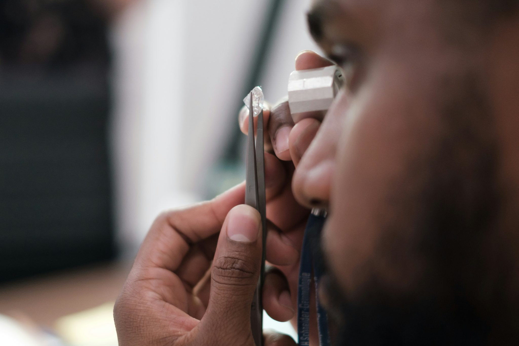 How to Determine the Resale Value of Your Diamond: Expert Tips and ...